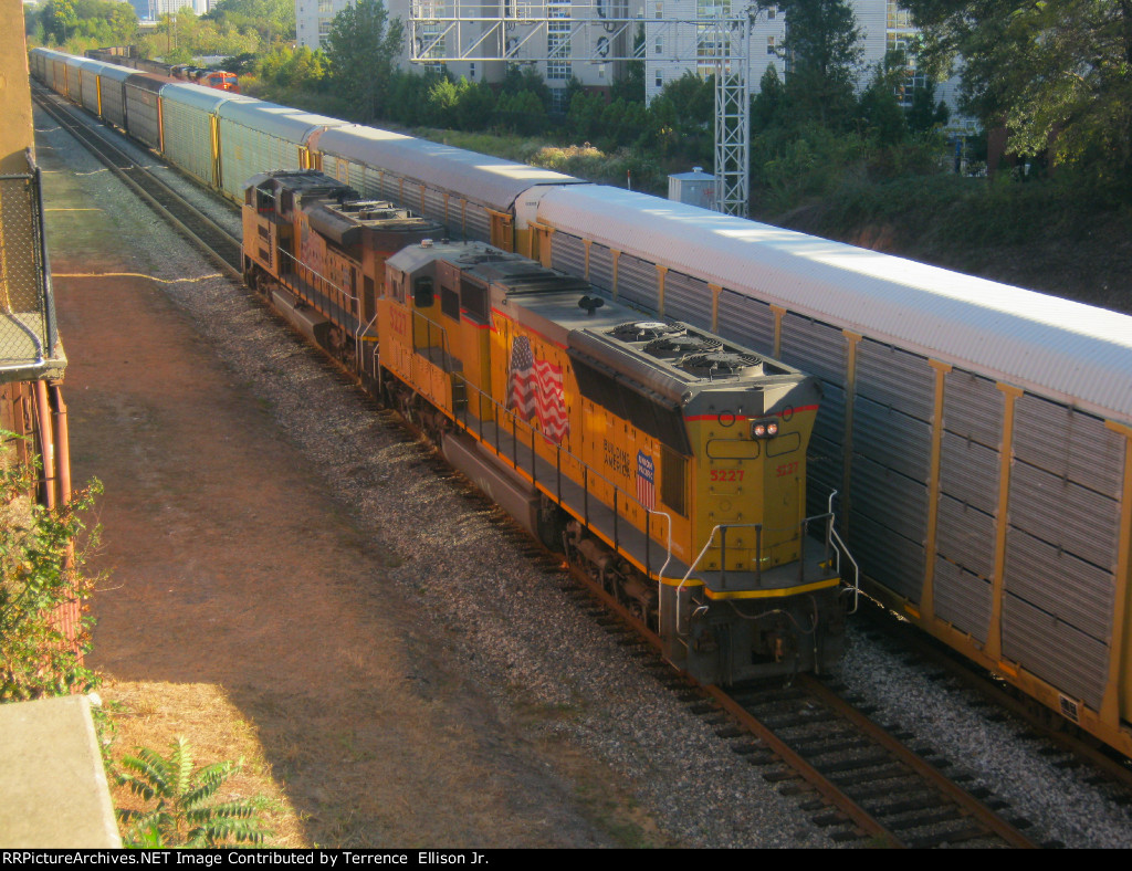 UP SD70M 5227 & UP SD70ACe 8384